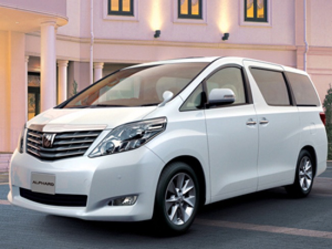 Istri Gayus Tambunan, Sederhana tapi Dijemput Alphard | tempo.co