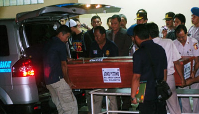 Dulmatin Dimakamkan | tempo.co