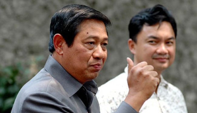 Dino Patti Djalal dan Spion Tak Orisinal | tempo.co