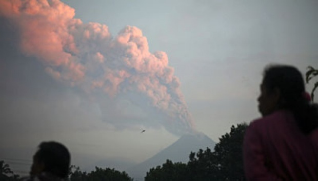 Lahar Merapi Sudah Mencapai 16 Kilometer - Nasional Tempo.co
