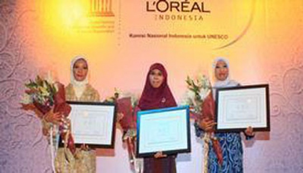 L'oreal Gives Awards to 4 Indonesian Female Researchers - Sci En.tempo.co