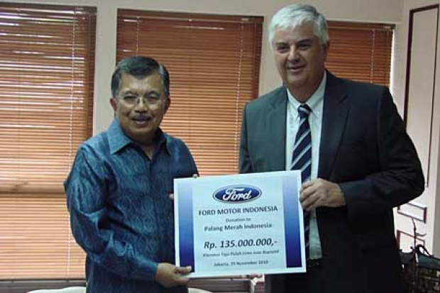 Ford Indonesia Serahkan Sumbangan pada PMI - Gooto.com