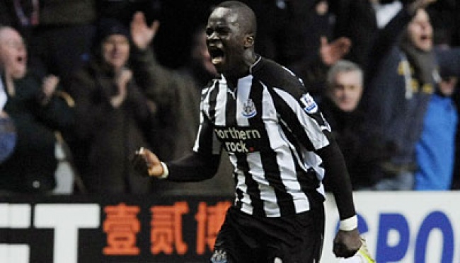 Mantan Bintang Newcastle, Cheick Tiote, Meninggal Saat Latihan | tempo.co