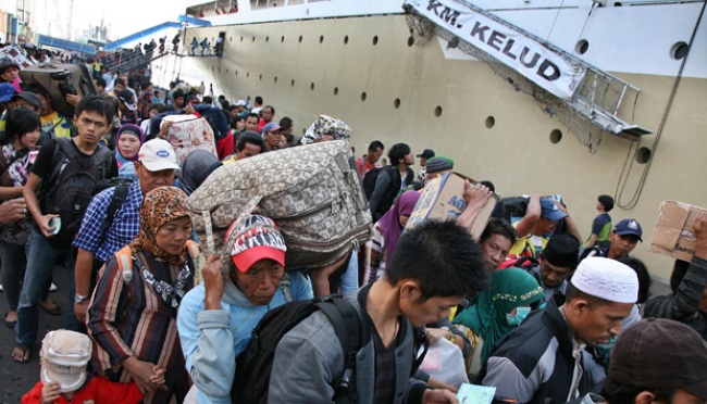 Mudik Naik Kapal | tempo.co Mudik Naik Kapal | tempo.co