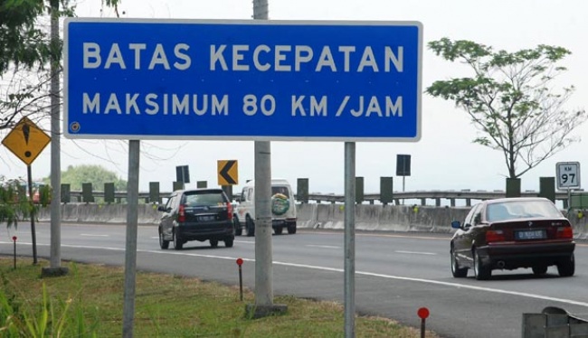 Rambu-rambu Sepanjang Jalan Tol Bukan Hiasan, Saat Mengemudi Harus ...