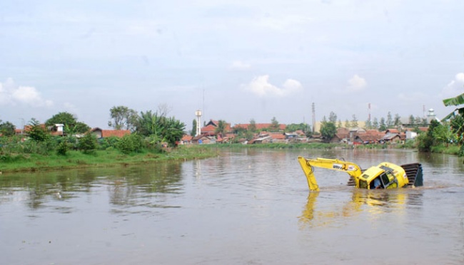 Tenggelam Saat Diresmikan | tempo.co