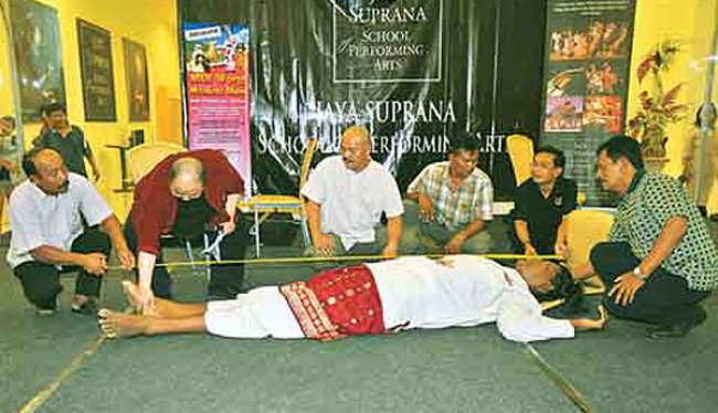 Manusia Tertinggi di Indonesia Meninggal Dunia | tempo.co