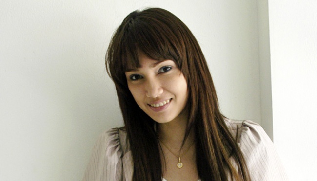 Feby Febiola, Rilis Parfum Remaja | tempo.co