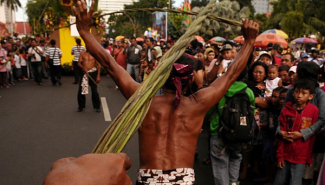 Tiban, Seni Adu Pecut dari Tulungagung | tempo.co