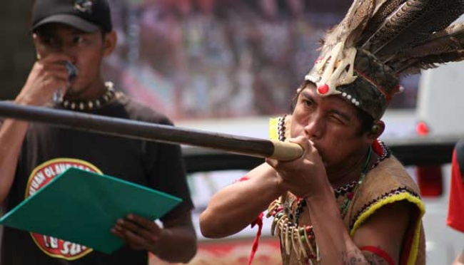 Sumpit, Tradisi Dayak Jadi Olahraga | tempo.co