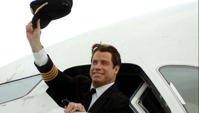 Ubah Gaya Rambut Jadi Botak, John Travolta Tuai Pujian | tempo.co