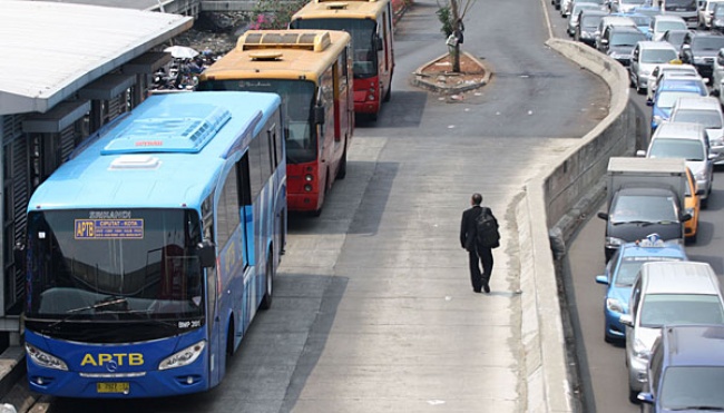 Feeder Busway Ciputat - Kota Resmi Meluncur | tempo.co