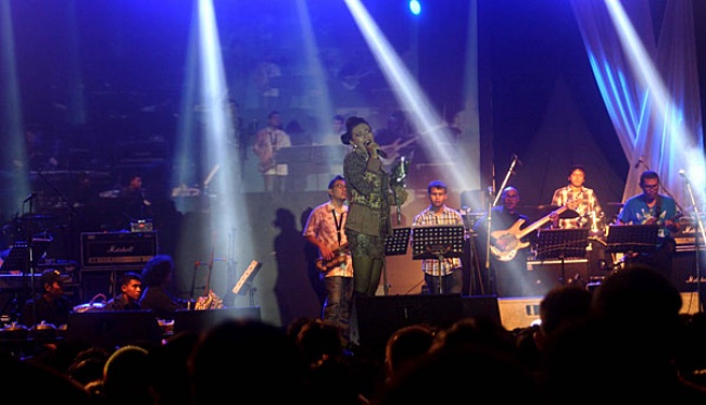 Syaharani dalam Panggung Eksotisme Borobudur Jazz | tempo.co