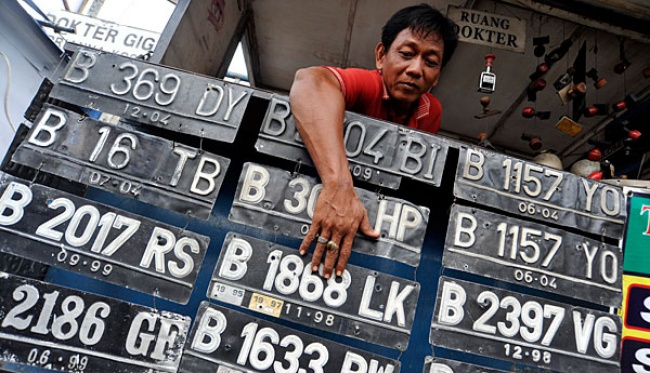 Siasati Ganjil Genap, Plat Nomor Palsu Dibuat Seperti Ini | tempo.co