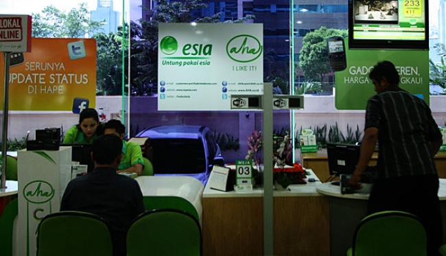 Bakrie Telecom Mulai Pecat Karyawan, Ini Kata Analis | tempo.co