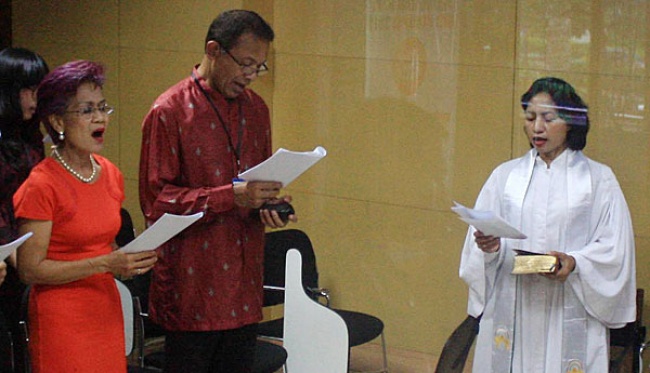Miranda Goeltom Natalan di KPK | tempo.co