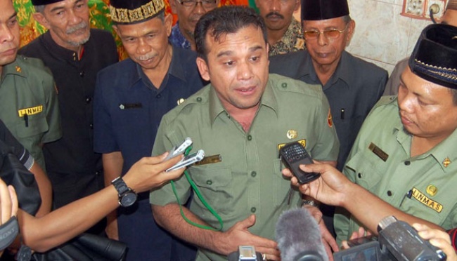 Ketika Duduk Ngangkang Dianggap Tidak Islami | tempo.co