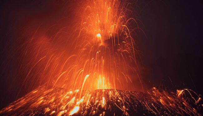 Penyebab Gunung Meletus: Magma Diawetkan Sebelum Akhirnya... | tempo.co