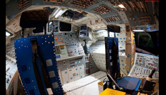 Mengintip Kokpit Pesawat Ulang Alik NASA | tempo.co