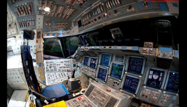 Mengintip Kokpit Pesawat Ulang Alik NASA | tempo.co