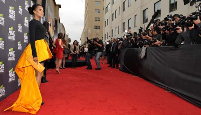 Pose Artis di Karpet Merah MTV Movie Awards | tempo.co