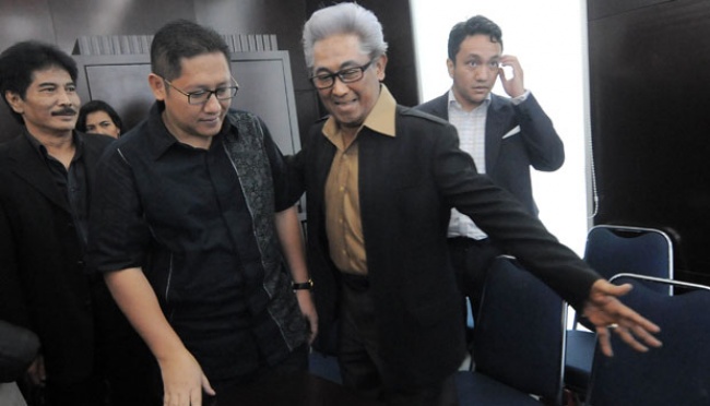 Adnan Buyung Nasution Jadi Pengacara Anas Urbaningrum | tempo.co
