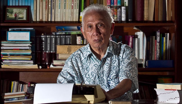 Indonesian Language Expert JS Badudu Passes Away - En.tempo.co
