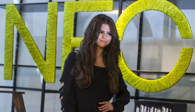 Selena Gomez Luncurkan Produk Terbaru Adidas Neo | tempo.co