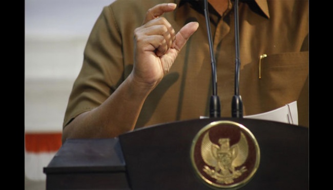 Berbagai Gestur Tangan SBY Ketika Berpidato | tempo.co