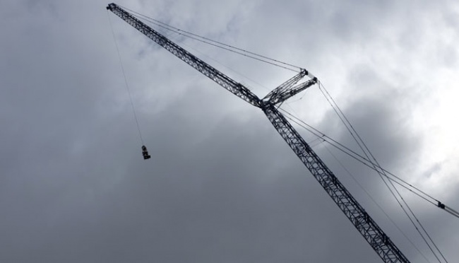 Ini Dia Bungee Jumping Tertinggi di Dunia | tempo.co