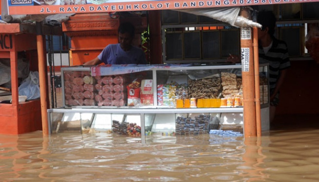 Sungai Citarum Meluap, Ribuan Rumah Terendam | tempo.co