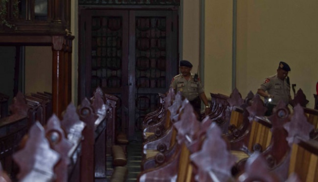 Jelang Natal, Gereja Katedral Disterilisasi | tempo.co