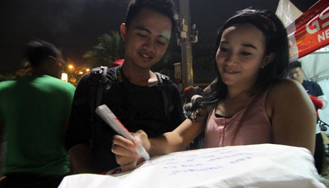 1.000 Lampion Harapan Dilepas di Pantai Ancol | tempo.co 1.000 Lampion Harapan Dilepas di Pantai Ancol | tempo.co