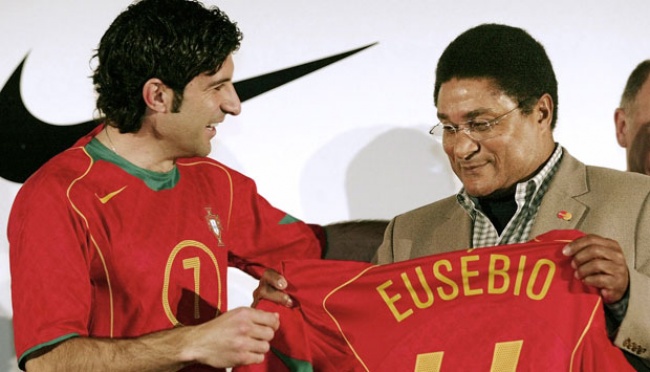 Eusebio Dengan Sejumlah Legenda Sepak Bola Dunia | tempo.co