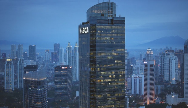 Suasana Gedung Bertingkat Jakarta di Petang Hari | tempo.co