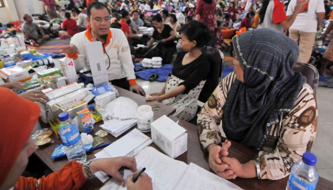 Suasana Tempat Pengungsian Korban Banjir di Gor Otista | tempo.co