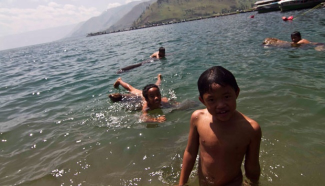 Melihat Keindahan Danau Toba Dari Desa Tongging | tempo.co