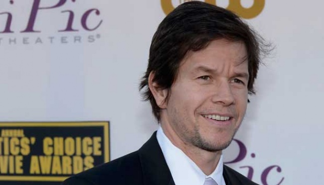 5 Fakta Menarik Mark Wahlberg, Lawan Main Iko Uwais di Mile 22 | tempo.co