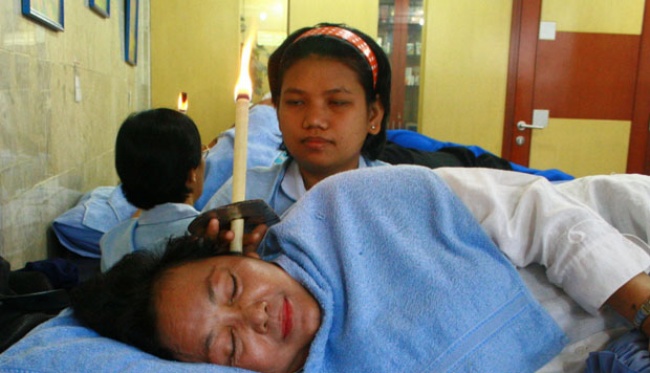 Mengenal Terapi Ear Candle | tempo.co