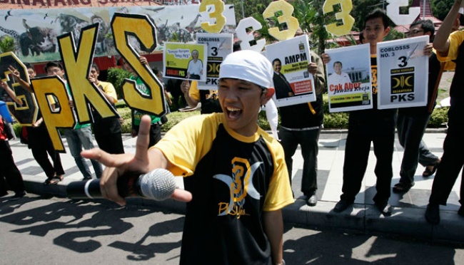 Kampanye di Surabaya, PKS Tarik Perhatian dengan Flash Mob | tempo.co