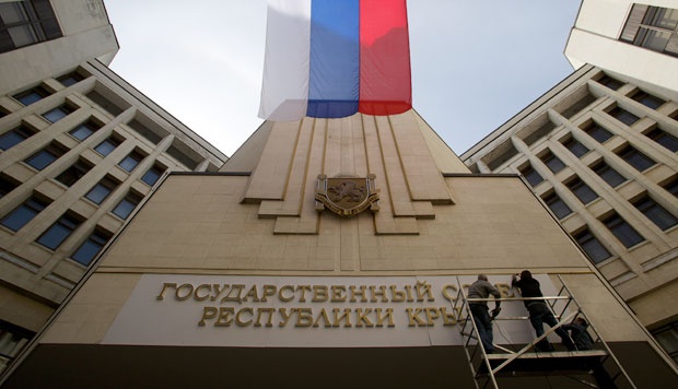 Photos: Crimean Parliament Posts New Signs - foto En.tempo.co