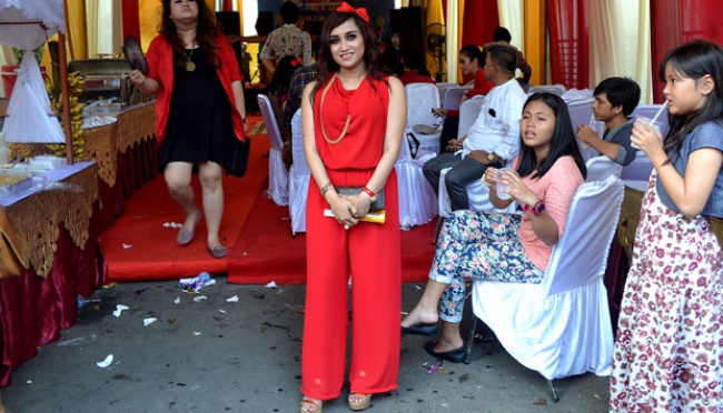 Sefti Sanustika Tampil Seksi di Acara Ulang Tahun Anaknya | tempo.co