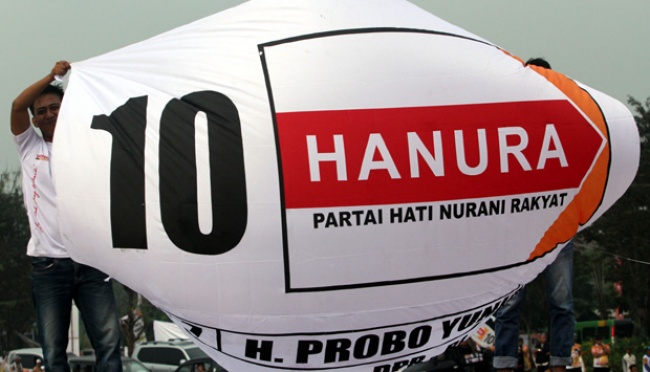 Diguyur Hujan, Kampanye Partai Hanura Tetap Heboh | tempo.co