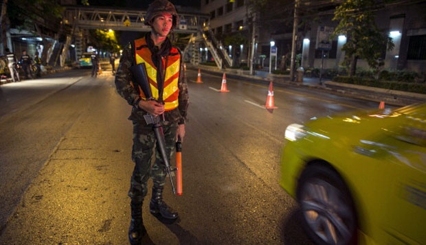 Photos: Thai Military Imposes Nationwide Curfew - foto En.tempo.co