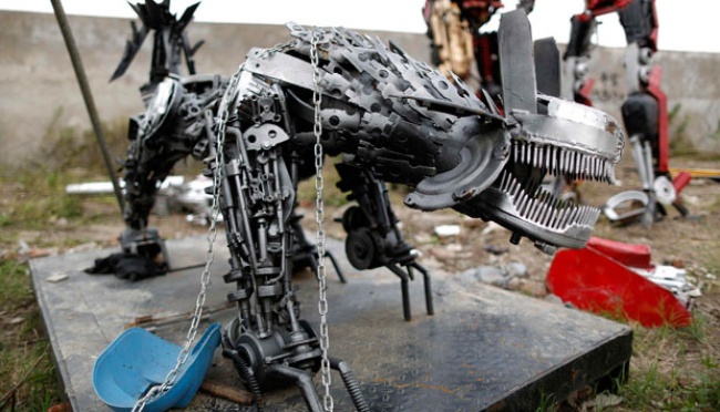 Melihat Pembuatan Replika Transformers | tempo.co