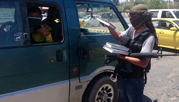 Iraqi Insurgents Attack Camp Anaconda - ASEAN En.tempo.co