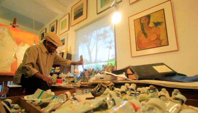 Mengenal Lebih Dekat Sosok Maestro Kaligrafi Indonesia | tempo.co