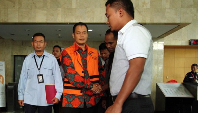 Muhtar Efendi Resmi Ditahan KPK | tempo.co