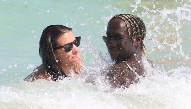 Kemesraan Sagna dan Istri saat Berlibur di Miami | tempo.co