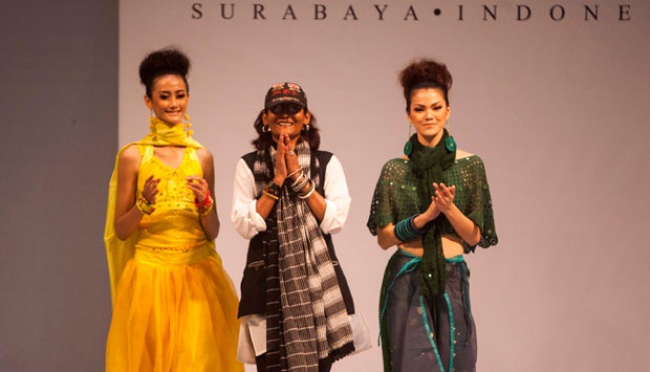 Rancangan Bibi Russell jadi Penutup Asian Fashion Week 2014 | tempo.co